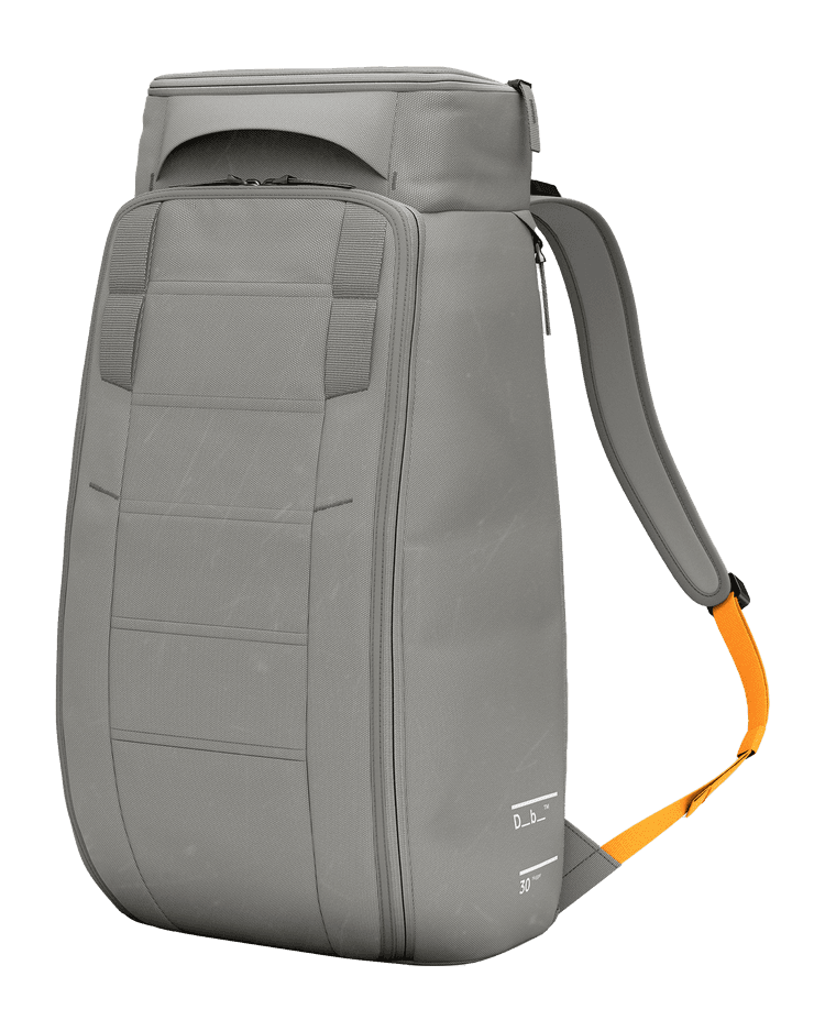 Kjøp DB Hugger Backpack 30L - Black Out | Skistarshop